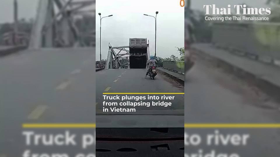 Dramatic video captures the moment a truck plunged into a river after a ...