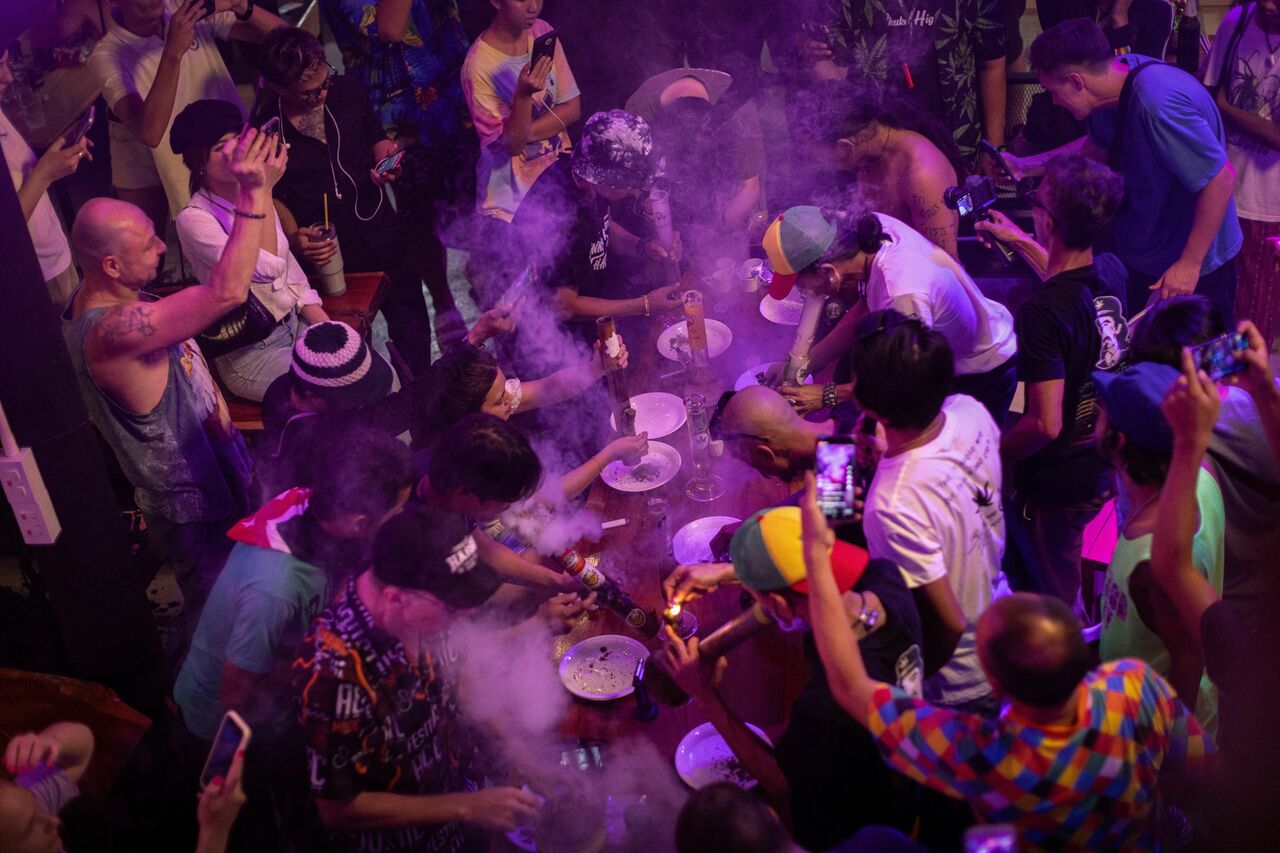 Narcotics Bust: Over 100 Arrested in Bangkok Hotel Rave - Thai Times